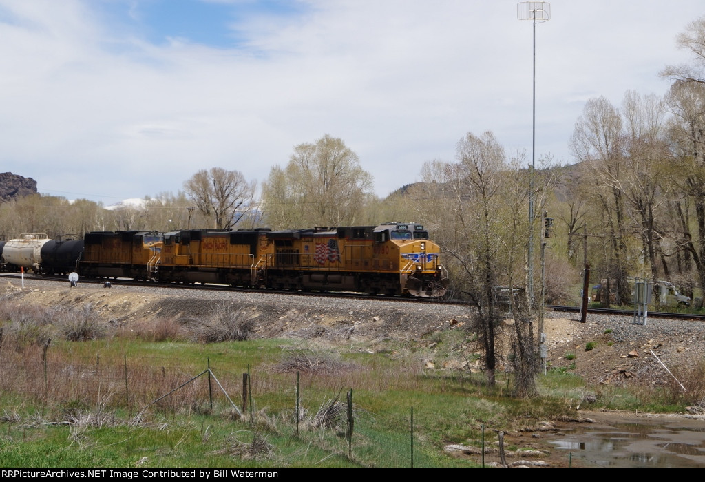 UP 6080 on head end of West bound manifest train